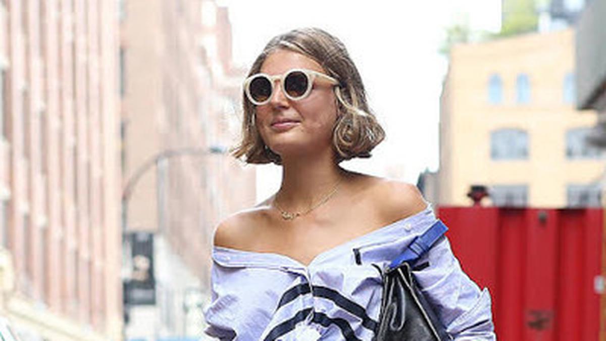 What To Buy: Sedang Tren, Pamer Bahu Pakai Model Baju Off-Shoulder