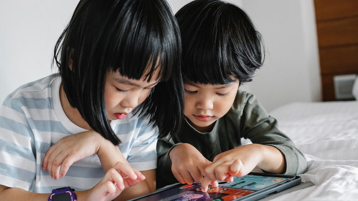 Mengenal Digital Parenting, Cara Mendidik Anak di Era Digital dengan Cerdas
