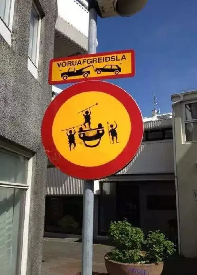 10 Potret Plang Jalan yang Petunjuknya Membingungkan, Lewat Rute Lain ...