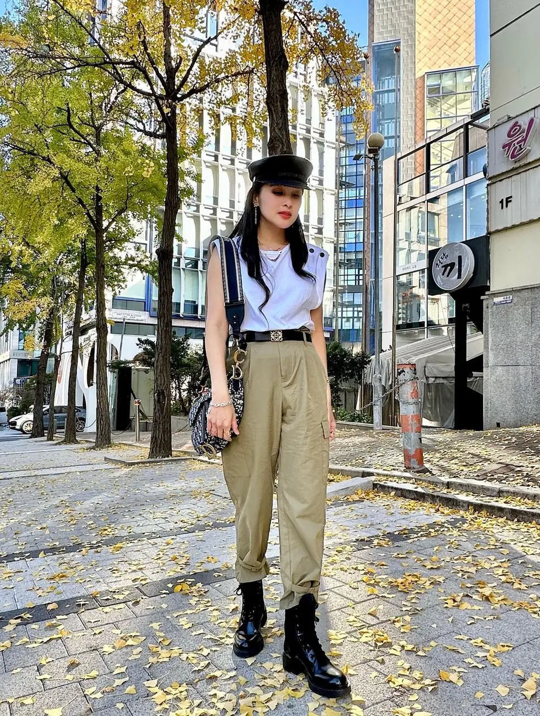 Potret Sandra Dewi Tampil Stylish saat di Korea, Gayanya Disebut ...