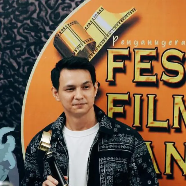 6 Artis Ini Raih Penghargaan Pertama Kali di Tahun 2022, Ada yang 20 Tahun Menanti - Hot ...