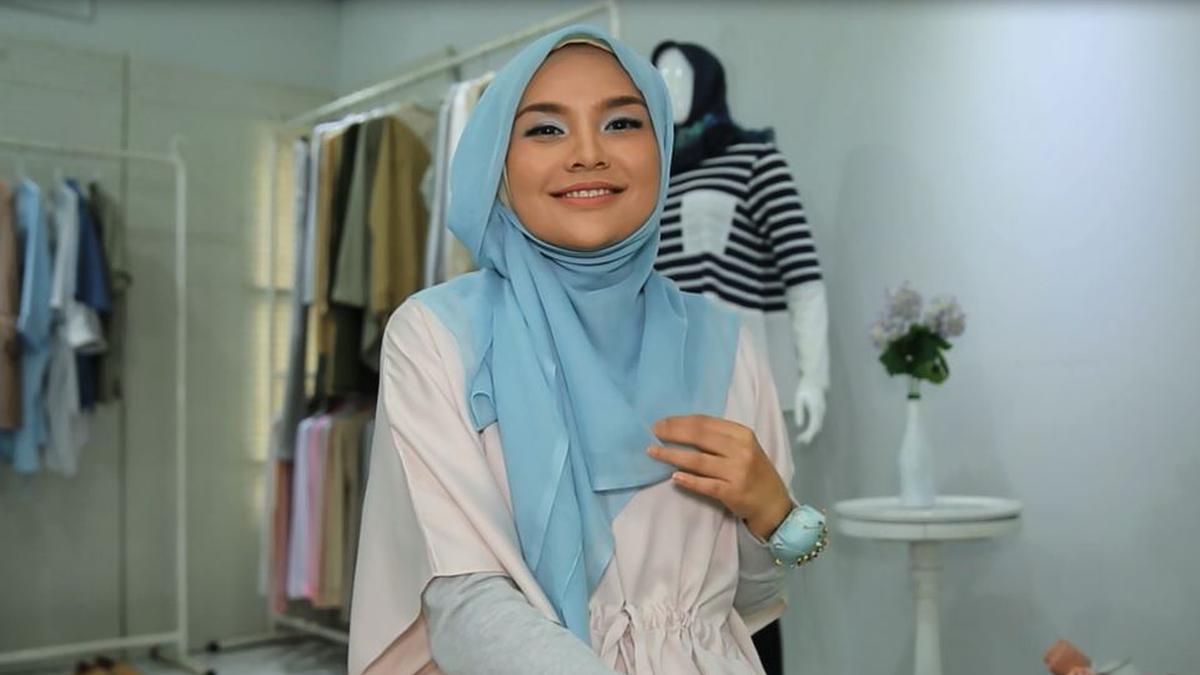 Tutorial Hijab Princess untuk Tampil Secantik Ria Miranda - Islami ...