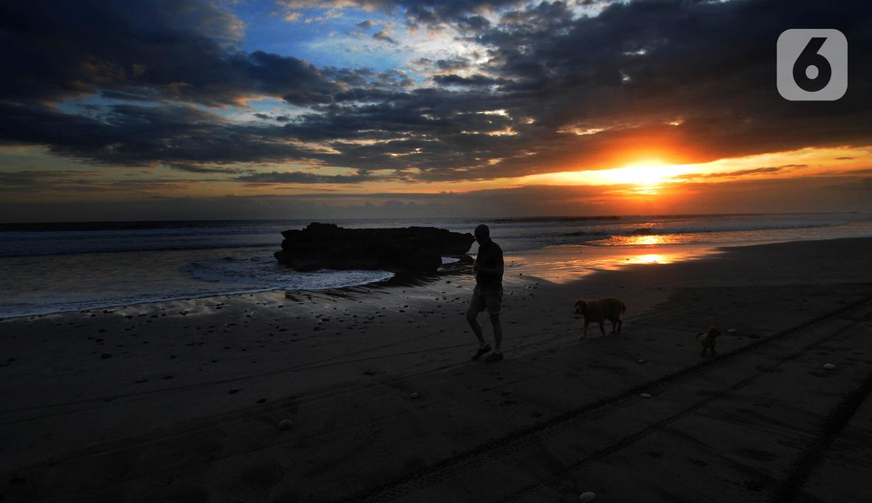 FOTO: Keindahan Pantai Pasut Tabanan yang Sepi dari Wisatawan - Foto ...