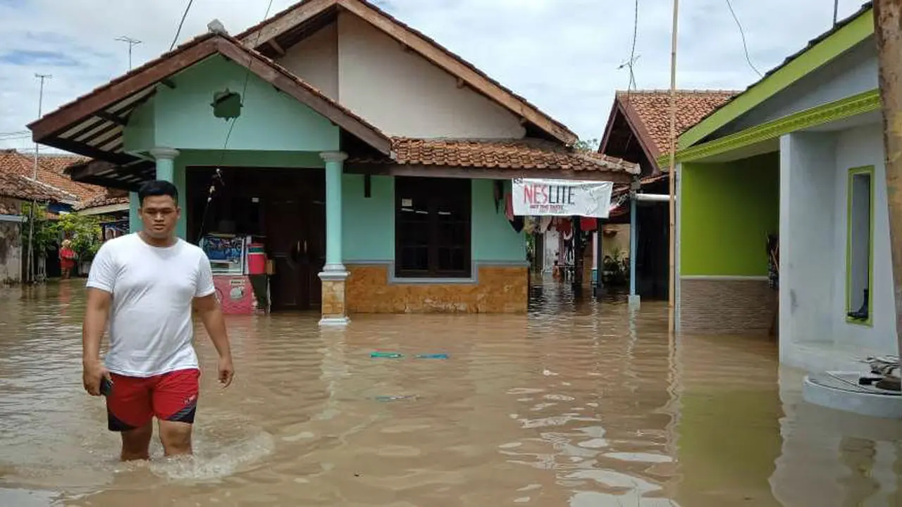 3.783 Jiwa Terdampak dan 964 Rumah Terendam Banjir di Cirebon - News Liputan6.com