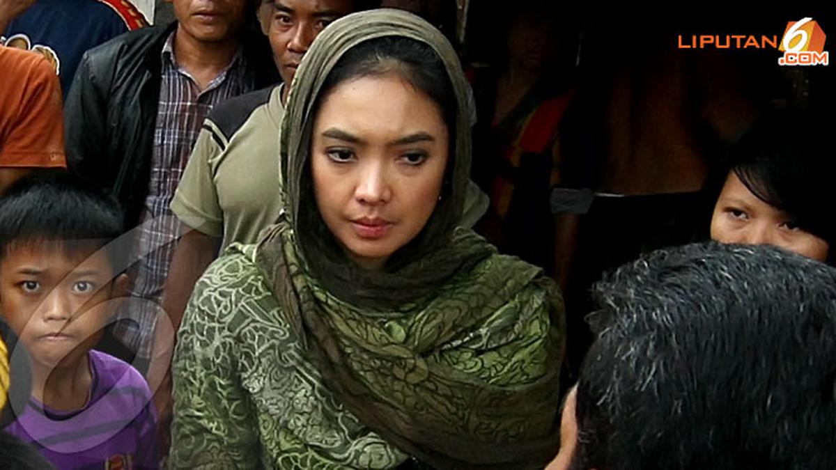 Dalam Berhijab, Inggrid Kansil Contek Lutfiah Ibrahim Saleh - ShowBiz ...