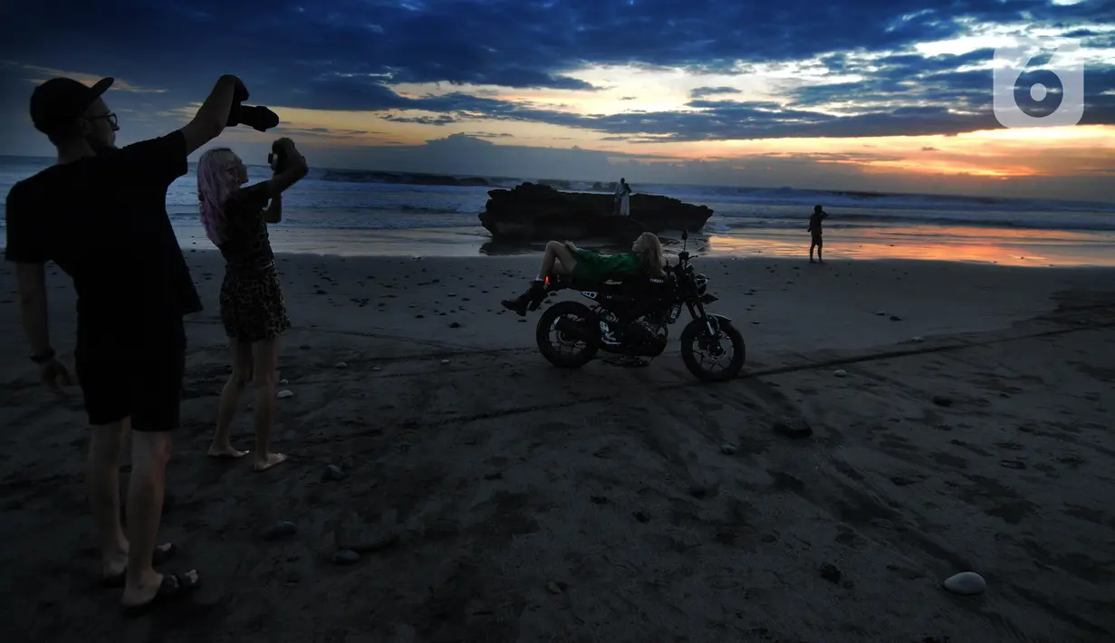 FOTO: Keindahan Pantai Pasut Tabanan yang Sepi dari Wisatawan - Foto ...