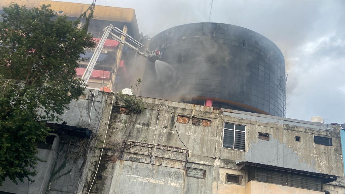 Usai Api Padam di Glodok Plaza, Tim Damkar Jakarta Barat Fokus Dua Hal Ini
