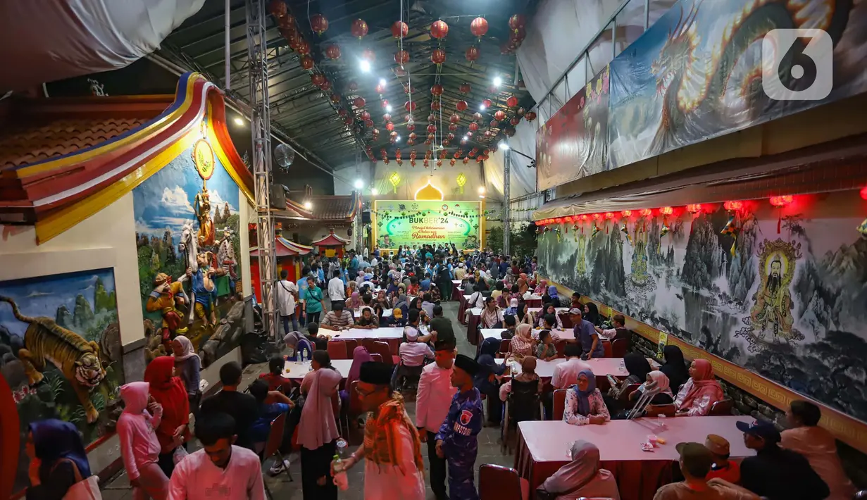 Ratusan Penyandang Disabilitas Mendapat Jamuan Berbuka Puasa di Vihara ...