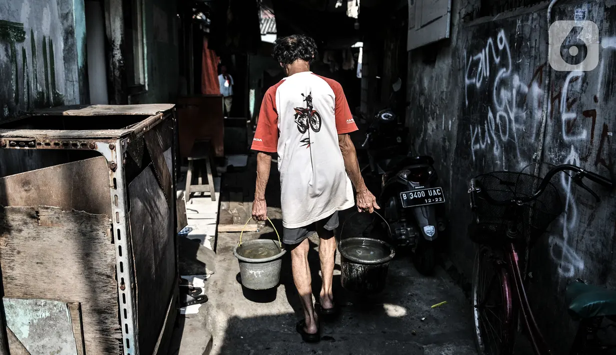 FOTO: Sumur Timba Masih Jadi Primadona Warga Pinggiran Ibu Kota - Foto ...