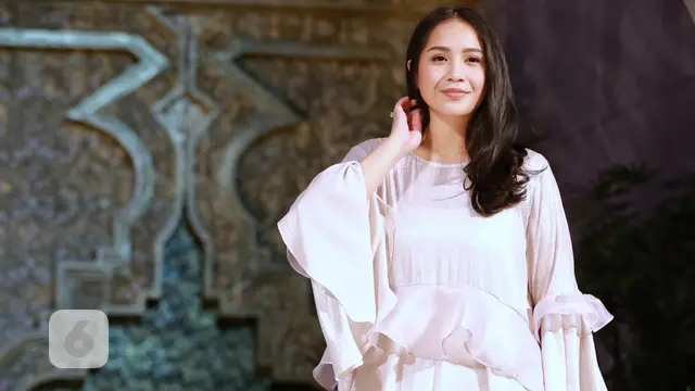 Nagita Slavina Desain Baju Lebaran Sendiri, Didominasi Warna Pink - Lifestyle Liputan6.com