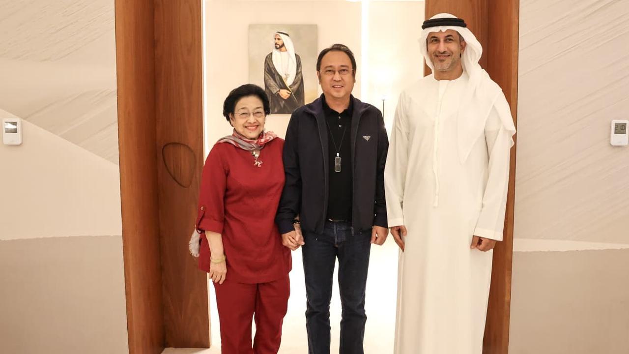 Megawati Soekarnoputri Disambut Menteri Negara UEA Saat Tiba di Abu Dhabi