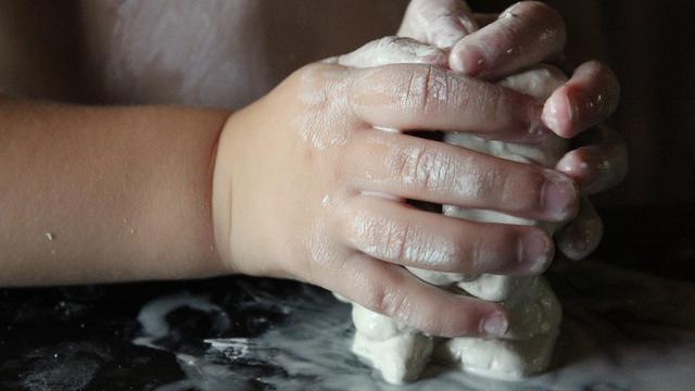 Cara Membuat Flour Clay yang Praktis, Aman untuk Anak - Hot Liputan6.com