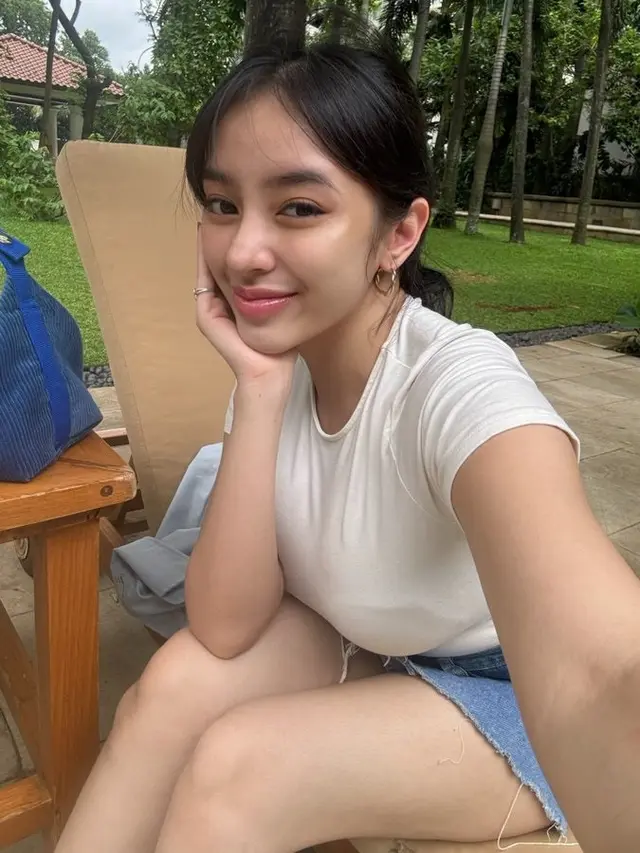 7 Potret Amanda Zahra yang Didekati Jefri Nichol, Dapat Kejutan Unik - Hot Liputan6.com