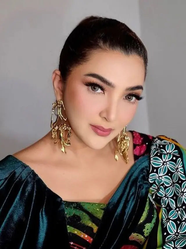 5 Artis Terkenal Indonesia yang Ternyata Mengalir Darah Pahlawan ...