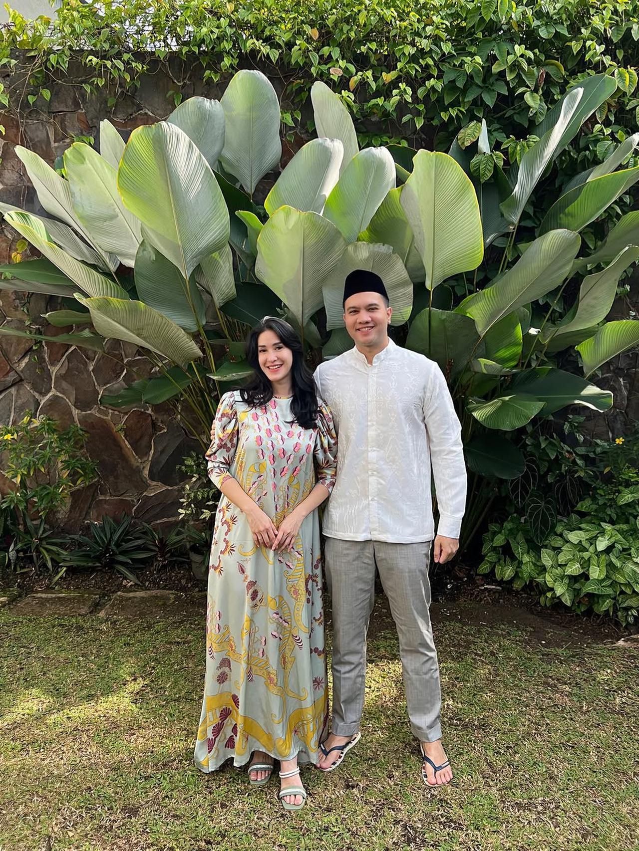 7 Potret Elma Agustin Eks Girlband Princess Resmi Mualaf, Lebaran Perdana