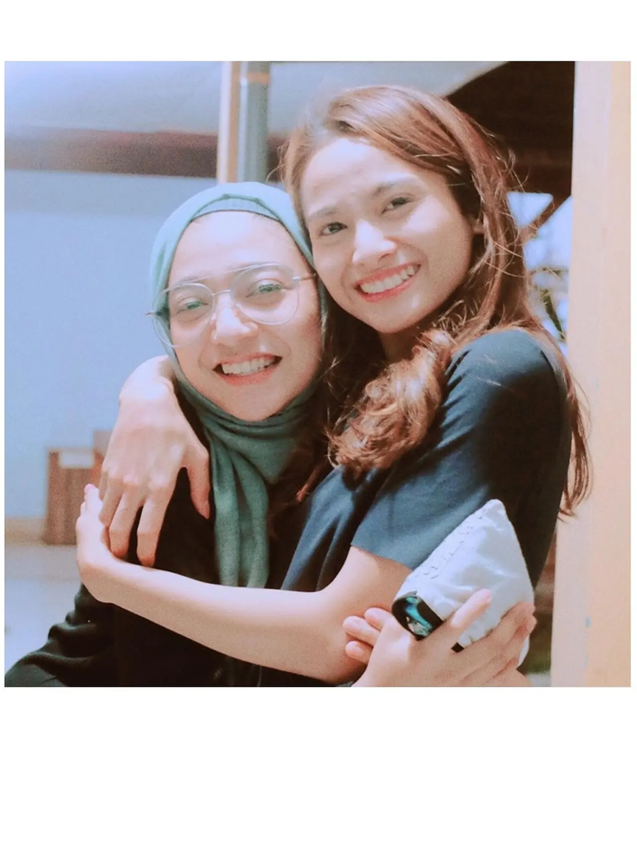 7 Potret Terbaru Chiki Fawzi, Perdana Ikut Main Film 99 Nama Cinta ...