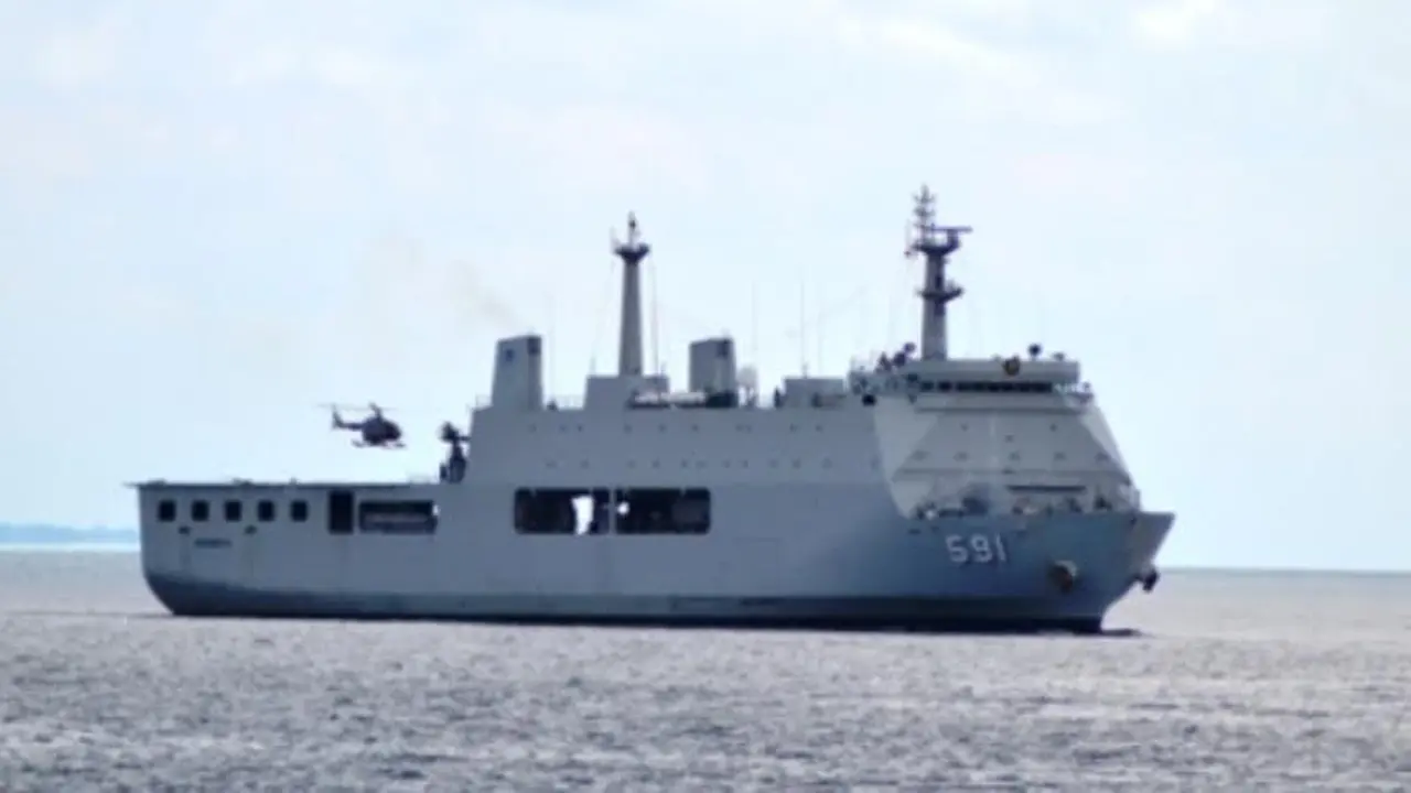 Malam 21 Ramadhan, Khofifah Berburu Lailatul Qadar di Atas KRI Surabaya ...