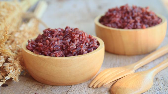 4 Langkah Menanak Nasi Merah yang Pulen - Lifestyle Fimela.com