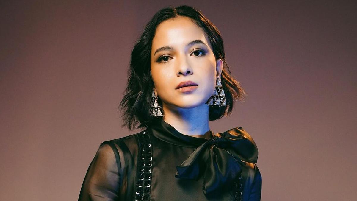 6 Gaya Putri Marino Jadi Human Chanel dengan Dress Semi Transparan di ...
