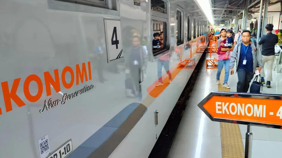 Jelang Libur Nataru, Daop 7 Madiun Siapkan 10 Unit Lokomotif dan 76 Gerbong