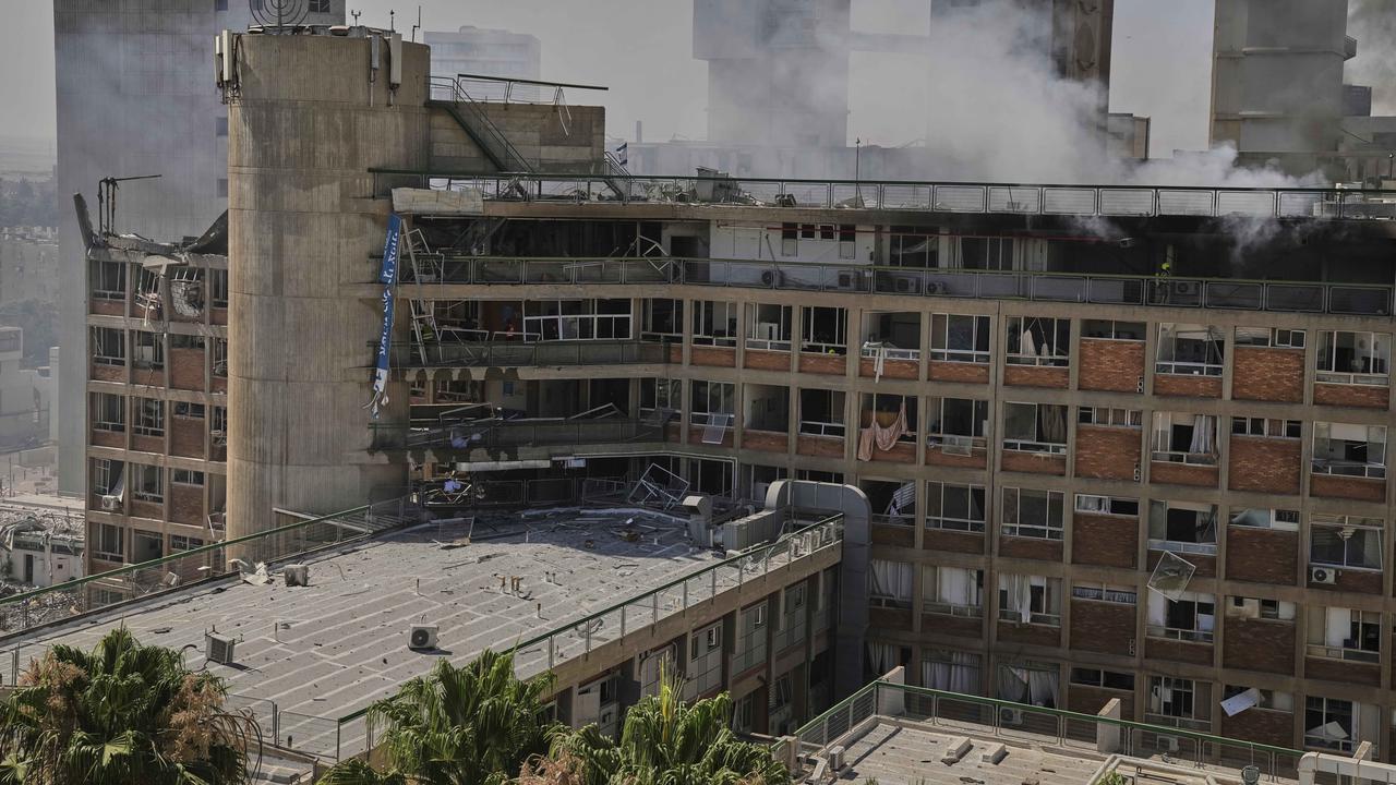 Rudal Iran Hantam Blok Apartemen di Tel Aviv, 86 Warga Israel Dilarikan ...