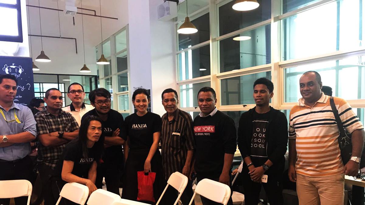 Tim Film Dokumenter Banda Luruskan soal Suku Asli - Regional Liputan6.com