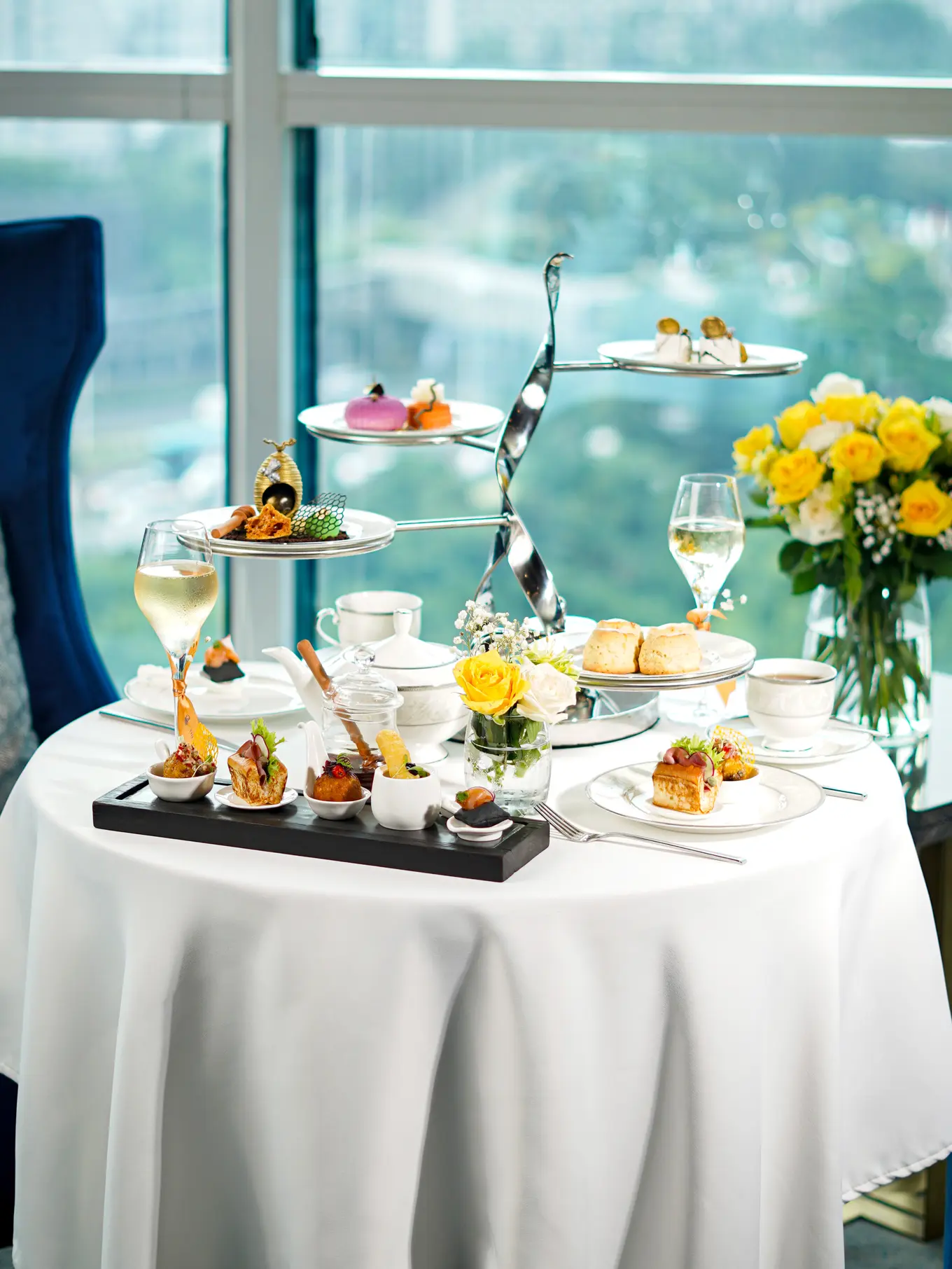 Eksplorasi Rasa Manis Madu Asli Indonesia di Sajian Afternoon Tea Ritz ...