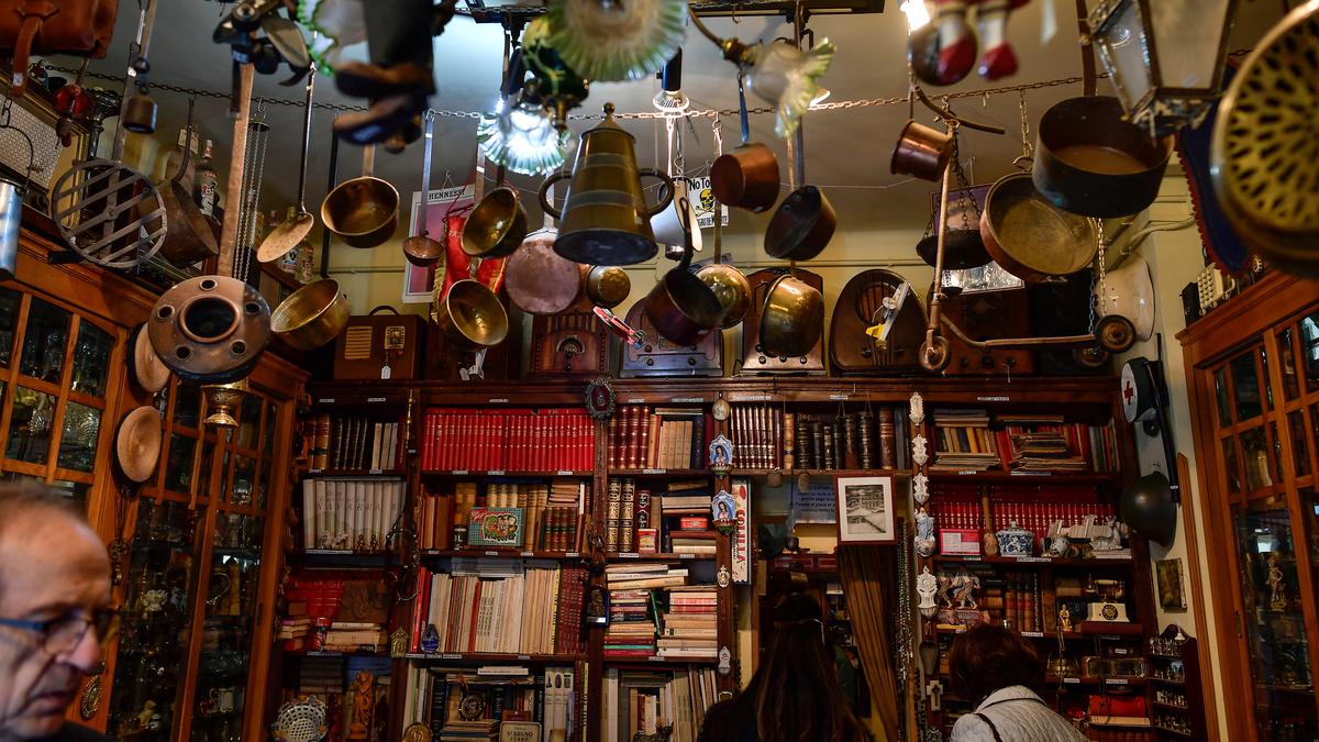 Tips Berburu Barang Bekas di Pasar Loak Bandung - Regional Liputan6.com