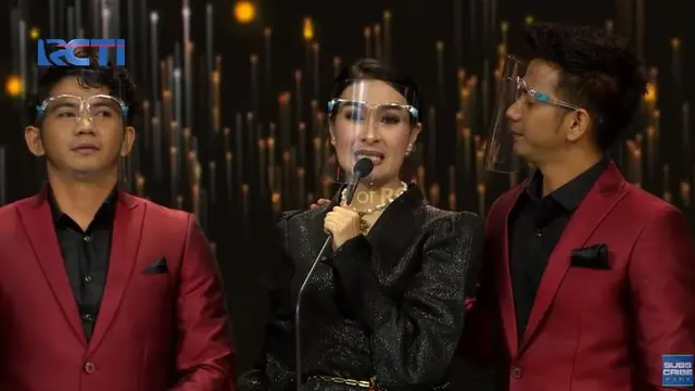 Iis Dahlia dan Inul Daratista Bersaing Sebagai Penyanyi Dangdut Terpopuler - ShowBiz Liputan6.com