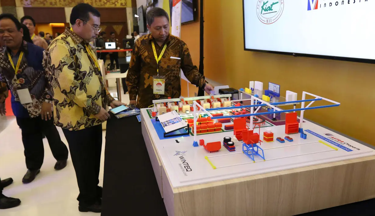FOTO: Melihat Teknologi Industri Modern di Indonesia Industrial Summit ...