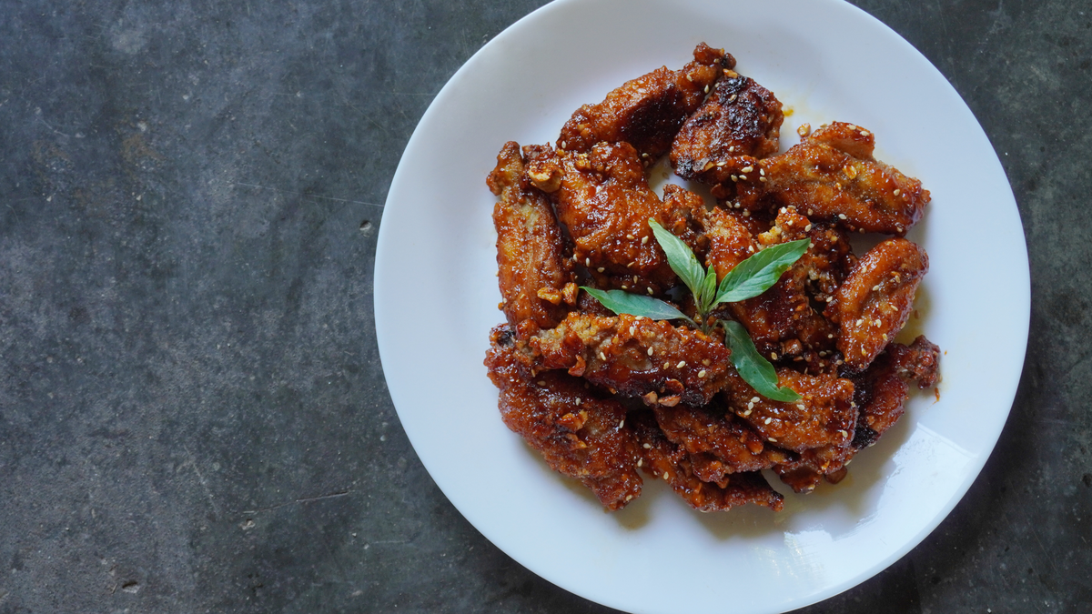 Resep Sayap Goreng Crispy Daun Jeruk - Food Fimela.com