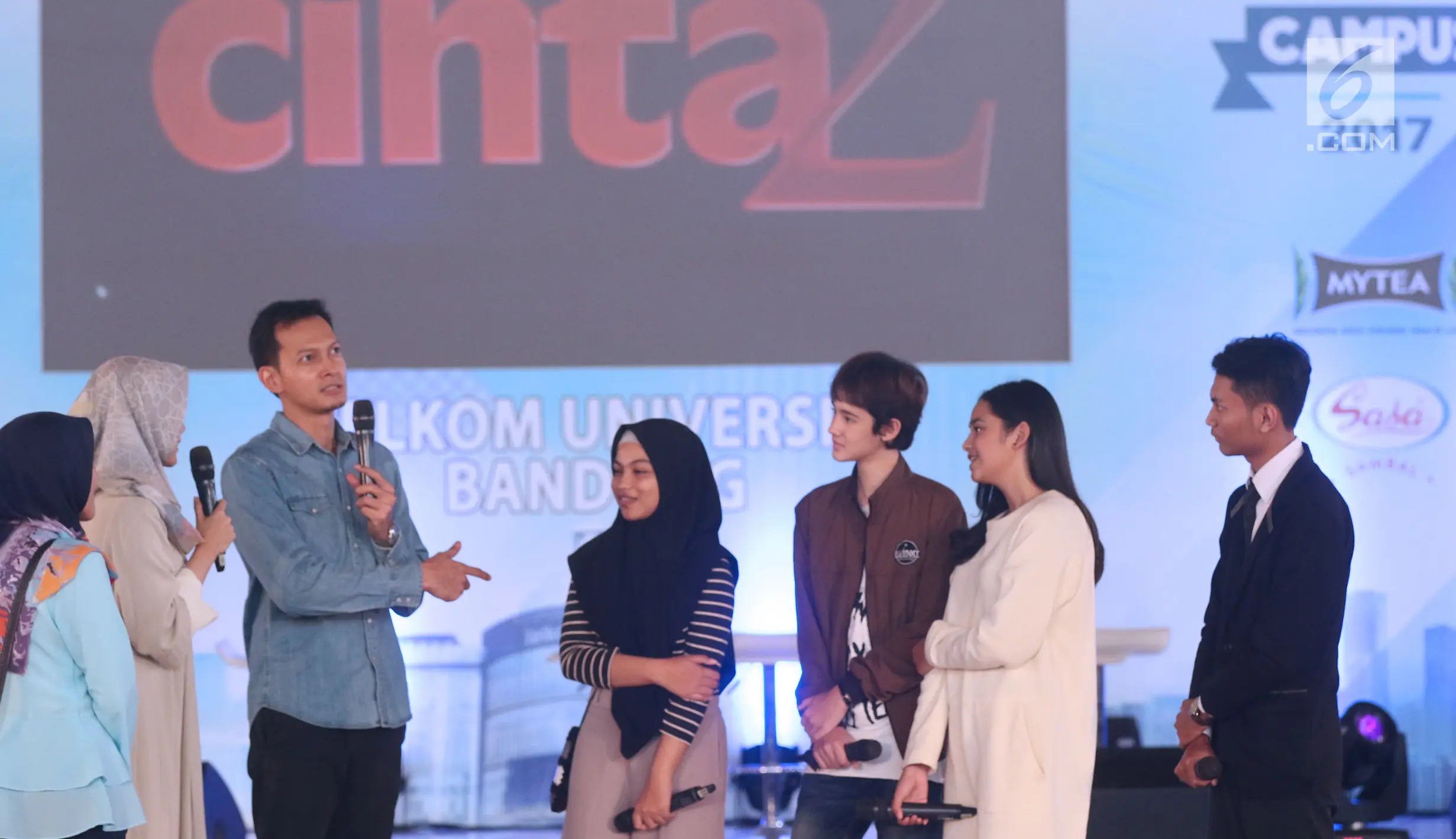 PHOTO: Pemeran Ayat Ayat Cinta 2 Guncang EGTC 2017 Bandung - Foto ...