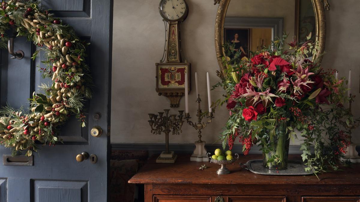 Trik Gunakan Bunga untuk Dekorasi Rumah Saat Natal - Lifestyle Liputan6.com