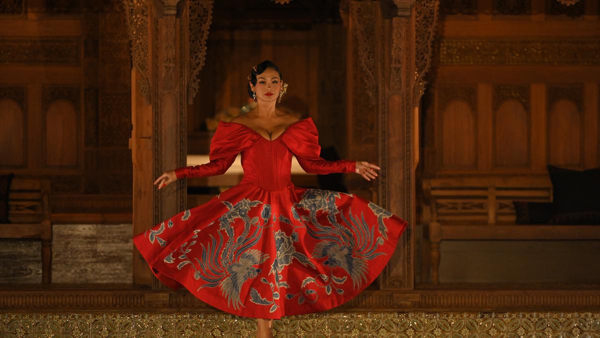 Inspirasi Model Rok Batik untuk Kebaya yang Simpel tapi Stylish ...