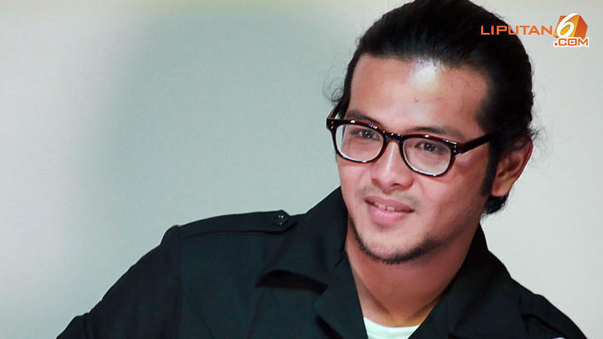 Wow! Ramon Y Tungka Keliling Indonesia dalam 100 Hari - ShowBiz ...