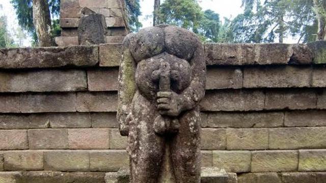 Bukan Tabu, Mengintip Sensualitas Candi Sukuh dengan Lingga Yoni ...