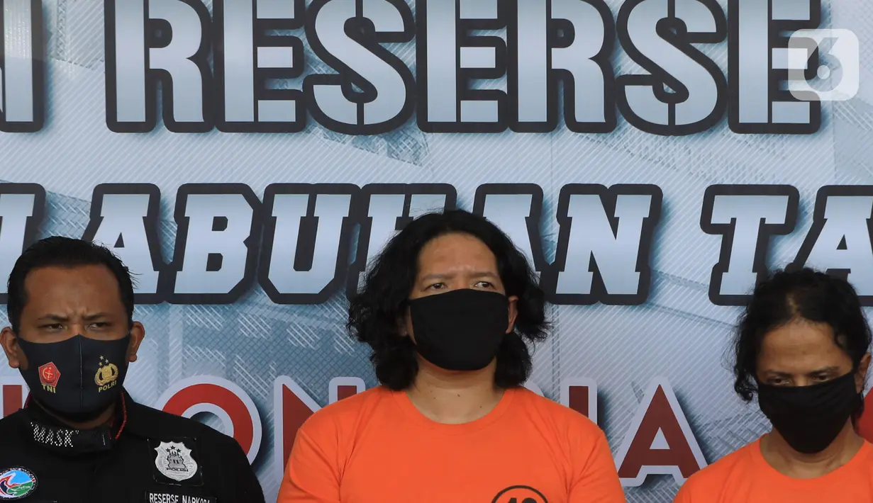 FOTO: Berbaju Tahanan, Ini Potret Anton Drummer J-Rocks yang Ditangkap ...