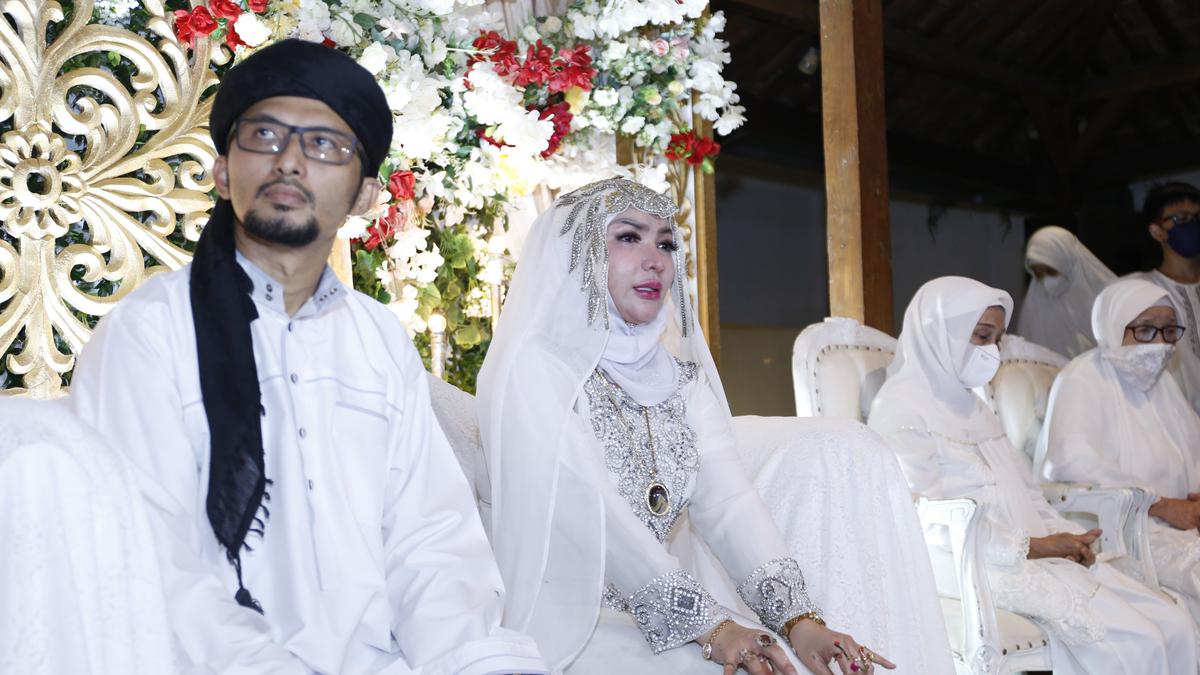 Roro Fitria Lega Cerai dari Andre Irawan, Tak Ingin Uang Iddah dan ...