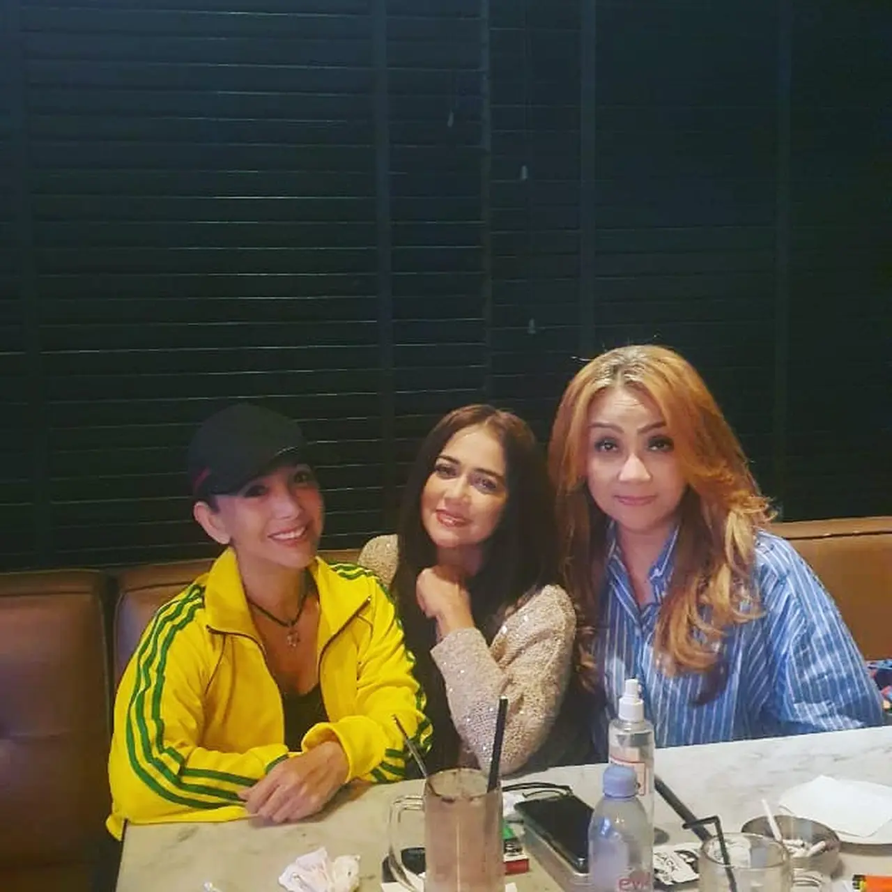 6 Potret Sally Marcellina Bintang Film Panas Era 90-an, Kini Langganan ...