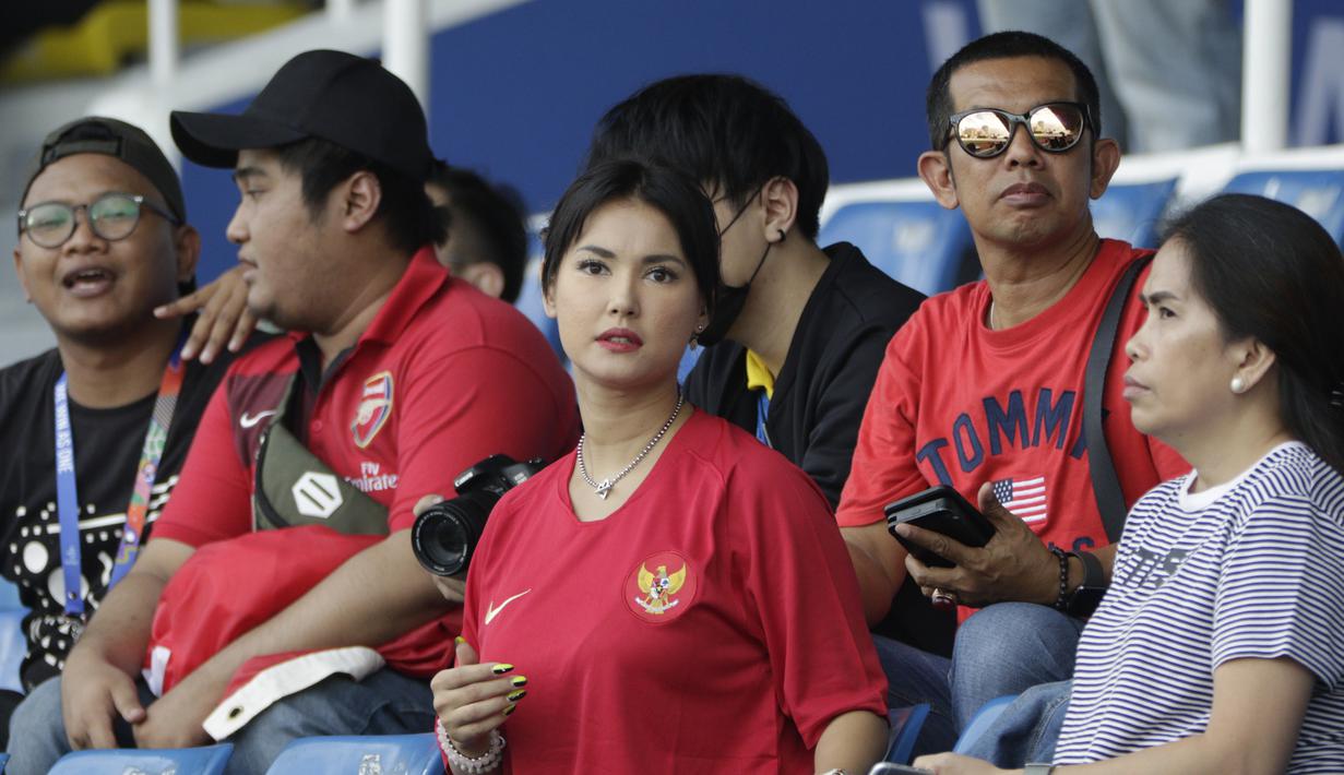 FOTO: Dukungan Maria Ozawa Berbuah Kemenangan Timnas Indonesia U-22 - SEA Games Bola.com