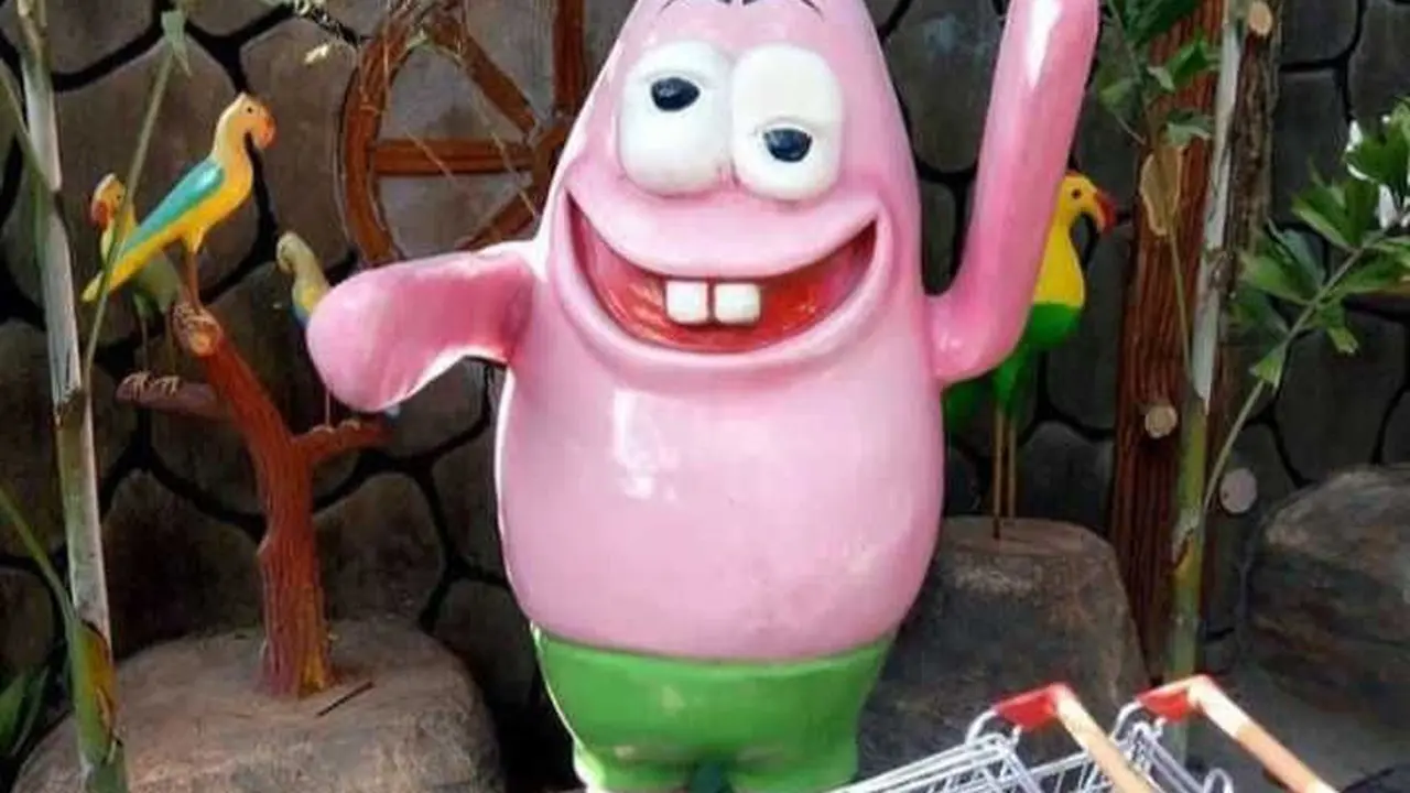 6 Patung Kartun Ini Bentuknya Absurd Enggak Habis Pikir Hot