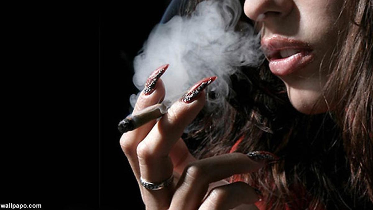 Walau Sesekali, Ada 4 Bahaya Rokok Bagi Wanita - Health Liputan6.com