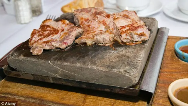 Restoran Diduga Sajikan Daging Manusia Digerebek, 10 Orang Ditahan ...