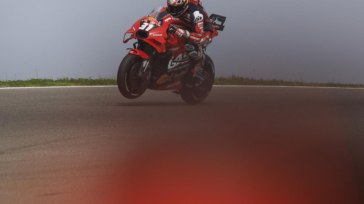 Podium Tiga Main Race MotoGP Portugal, Pedro Acosta Kalahkan Raihan ...