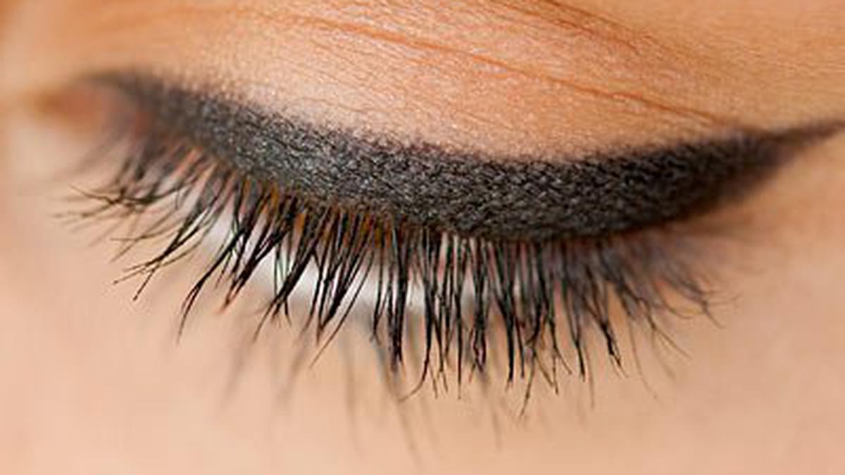 Tips Kecantikan: Cara Make-up `Mata Kucing` - Fashion & Beauty Liputan6.com