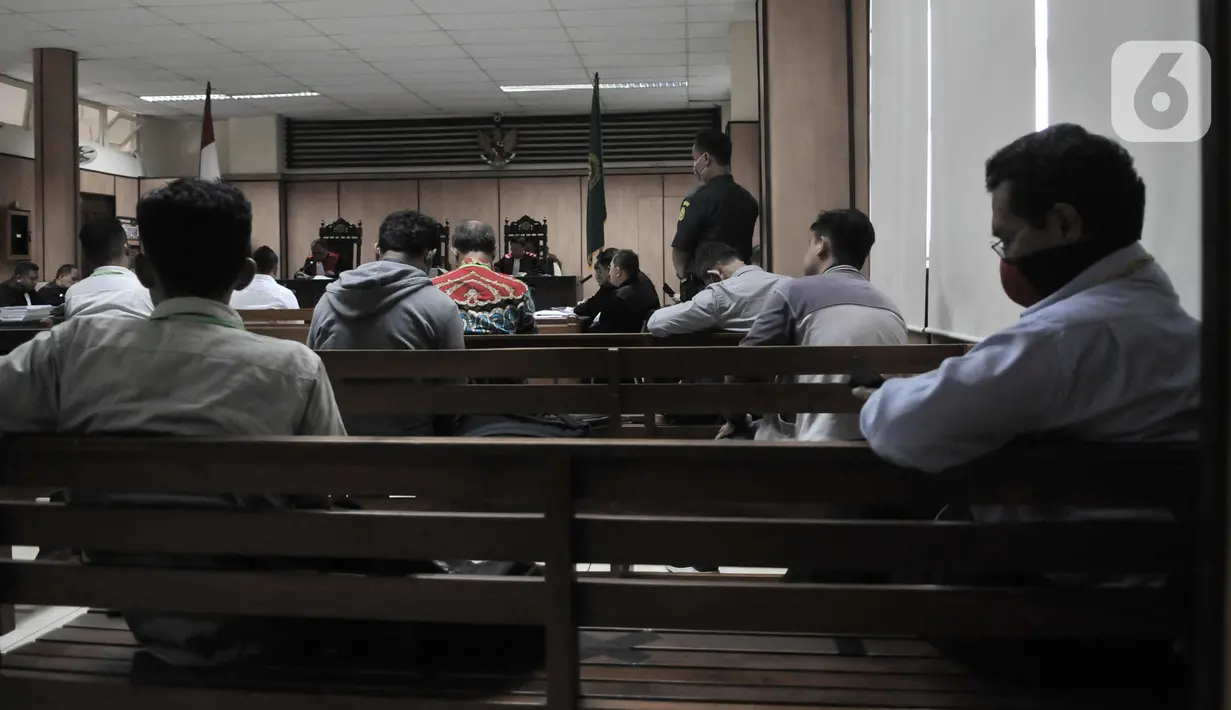 FOTO: Penerapan Social Distancing di Ruang Persidangan - Foto Liputan6.com