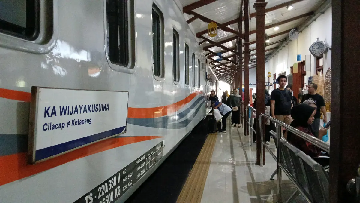 Berita 200 ribnu orang naik kereta api Hari Ini - Kabar Terbaru Terkini ...