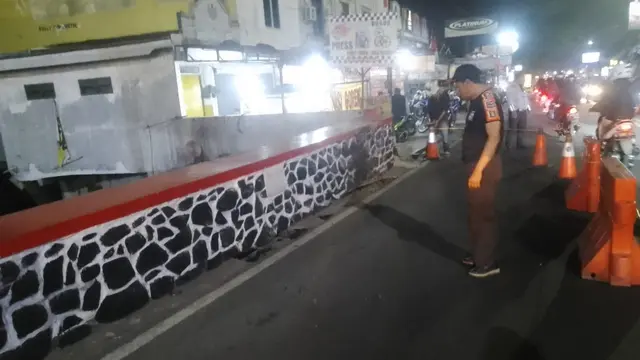 Tebing Jembatan di Jalan Raya Tajur Bogor Longsor, Kendaraan Berat ...