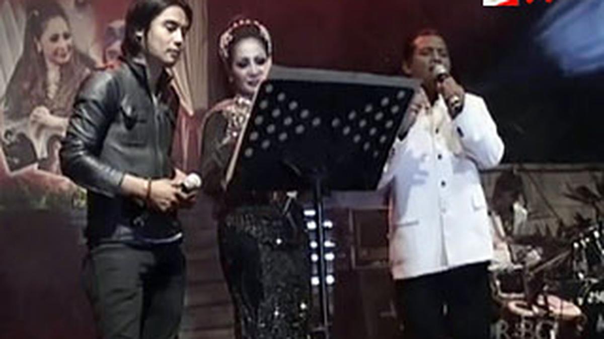 Charly ST12 Konsisten di Acara Sosial - ShowBiz Liputan6.com