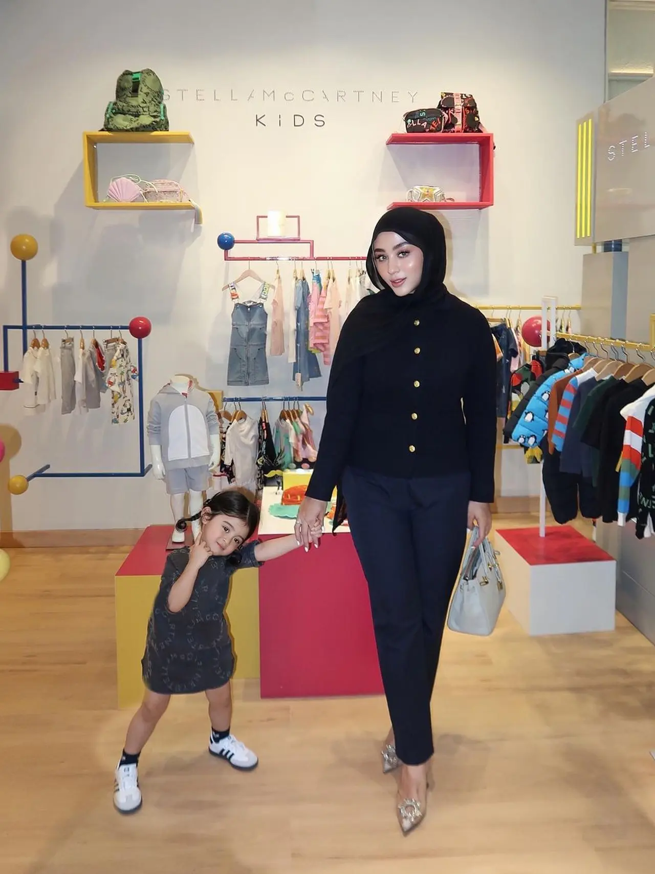 10 Pesona Cantik Baby Guzel, Anak Ali Syakieb dan Margin Wieheerm yang ...